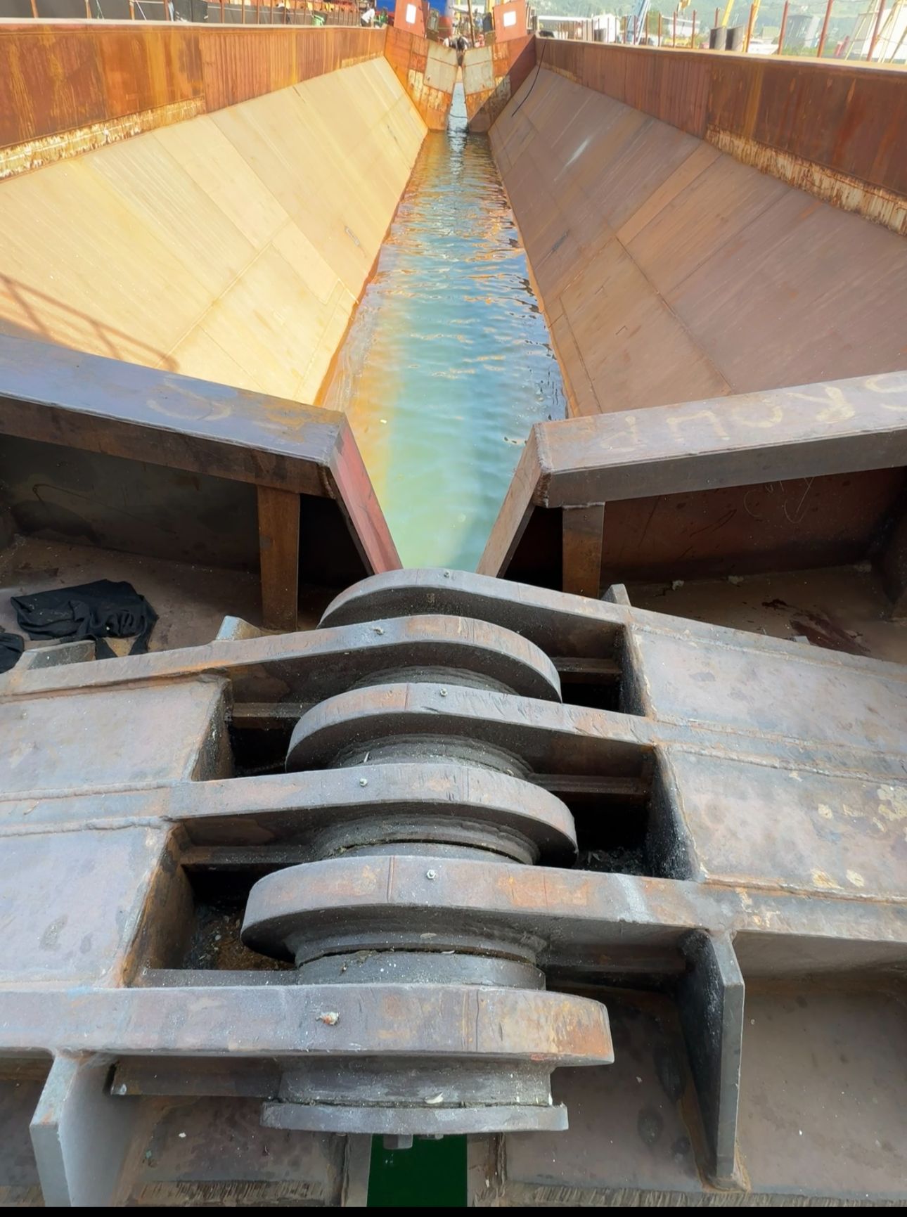 WORK BOATS BARGES AND TUG BOATS - Poseidon